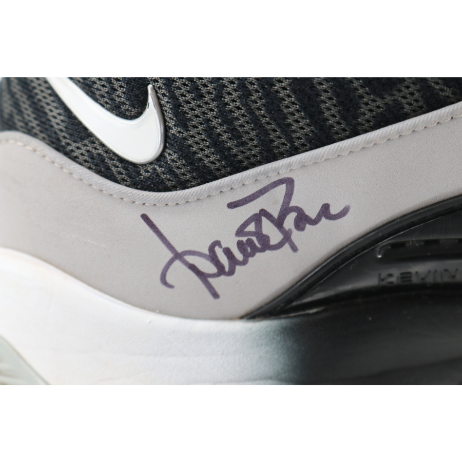 Aaron Boone Yankees Autographed 2025 Game Used Black Nike KD 16 Shoes ...