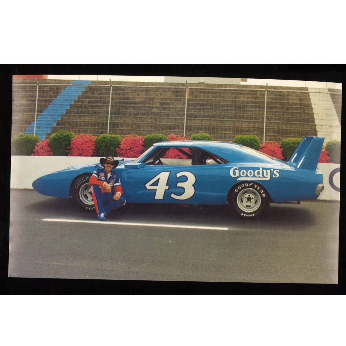Richard Petty Goody's #43 Car (Blue) Petty Kneeling w/Cowboy Hat 5x8 P ...