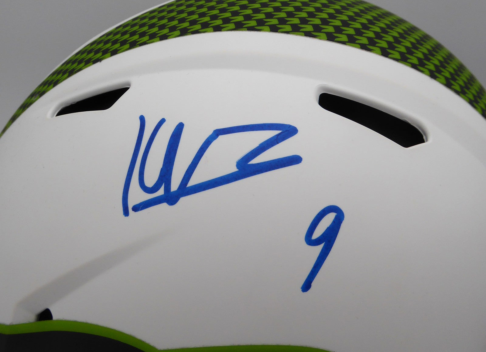 Kenneth Walker Signed White Lunar Authentic Full Size Helmet Seahawks ...