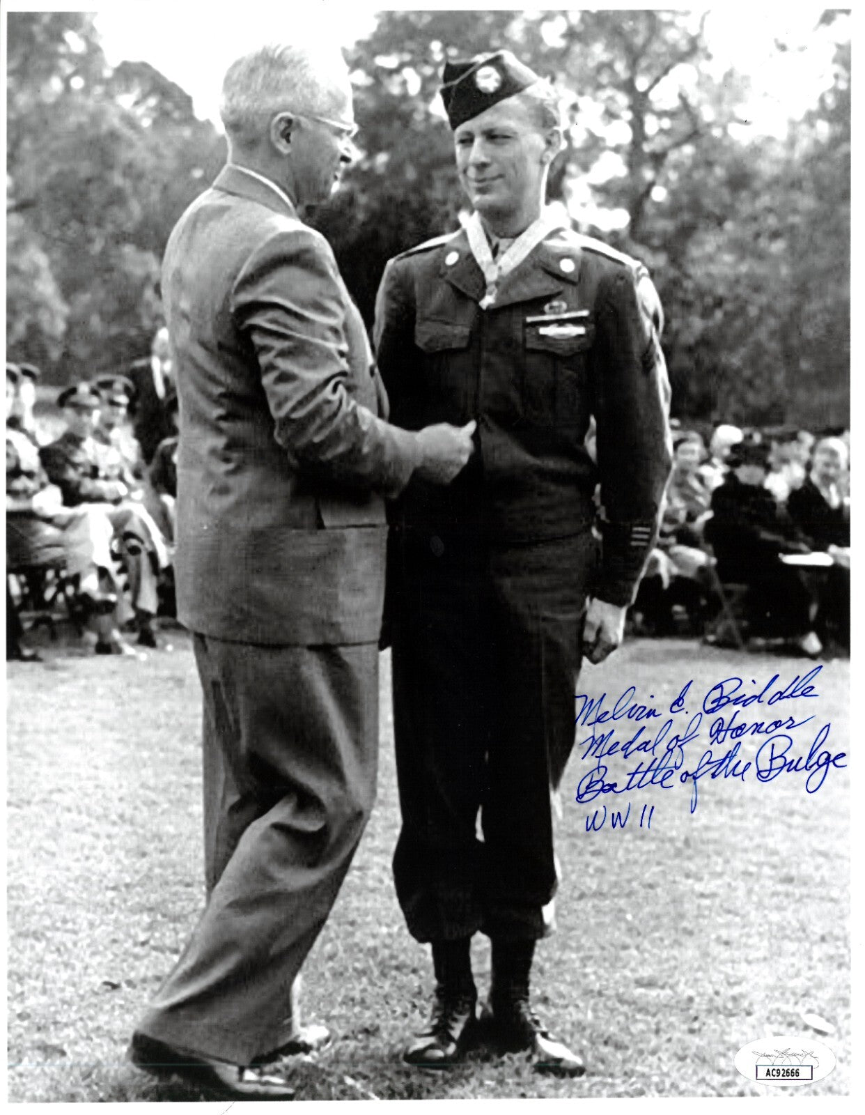 Melvin E. Biddle signed WWII Medal of Honor/Battle of the Bulge 8.5x11 ...